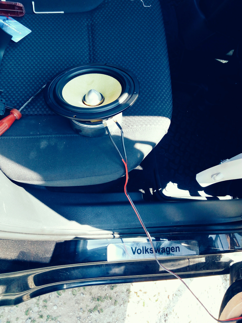 Колонки в задние двери — Volkswagen Jetta VI, 1,6 л, 2014 года ...