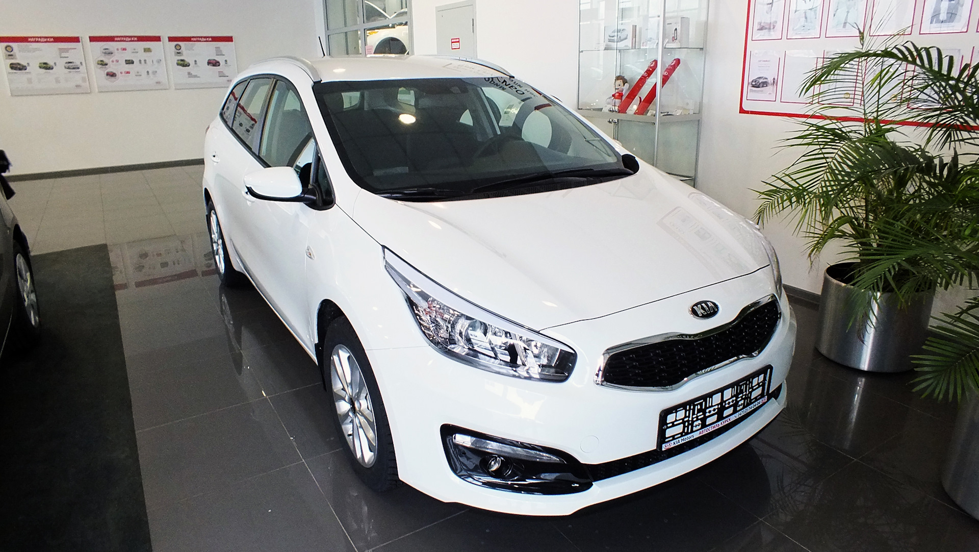 2. Первые фото KIA Cee'd SW — KIA Ceed SW (2G), 1,6 л, 2016 года | фотография | DRIVE2