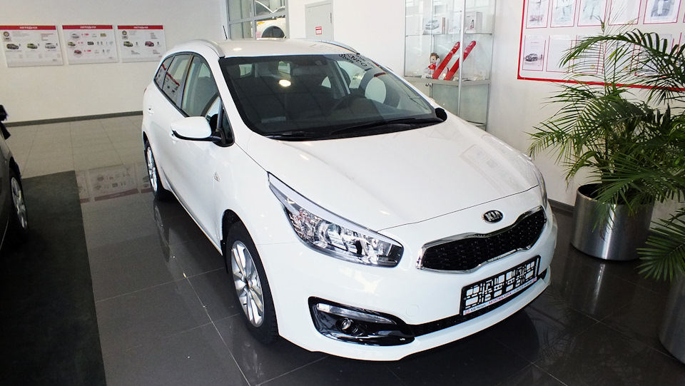 2. Первые фото KIA Cee'd SW — KIA Ceed SW (2G), 1,6 л, 2016 года | фотография | DRIVE2