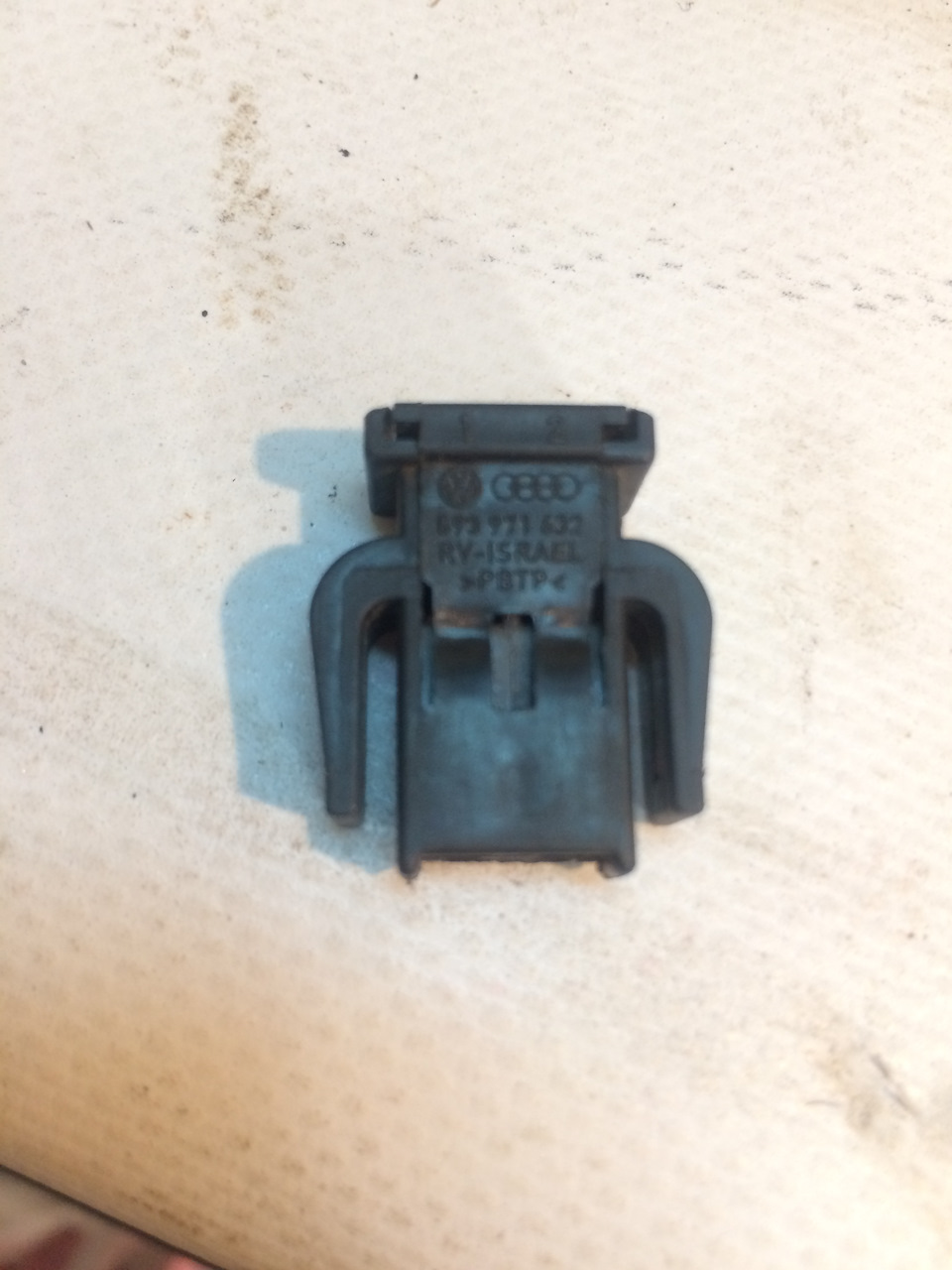 893971632 РАЗЬЕМ 2 PIN/GEHAEUSE VAG | Запчасти на DRIVE2