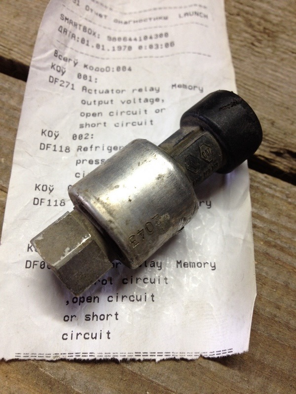 Кондиционер — Renault Symbol, 1,4 л, 2004 года | визит на сервис | DRIVE2