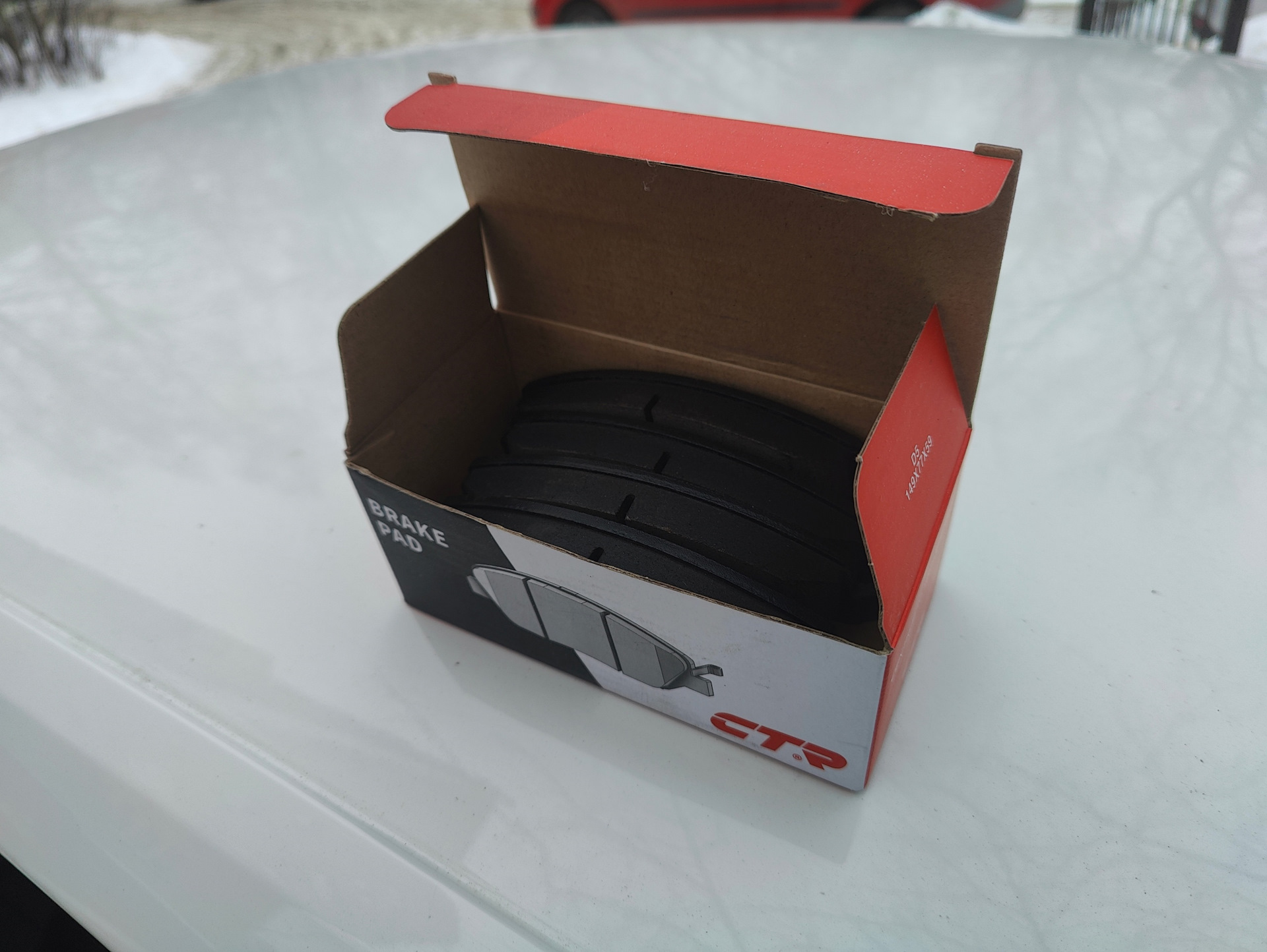 Замена передних тормозных колодок и шаровых опор CTR — Volkswagen Polo Sedan, 1,6 л, 2013 года ...