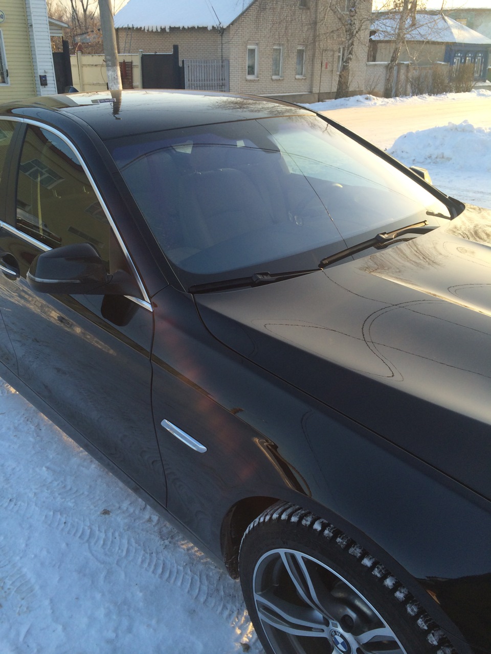 Установка атермального лобового стекла! — BMW 5 series (F10), 2 л, 2013 года | расходники | DRIVE2