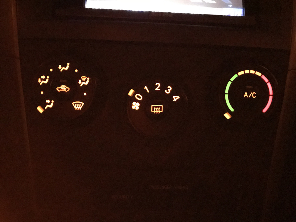 Замена лампочек блока управления печкой — Toyota Corolla (140/150), 1,6 ...