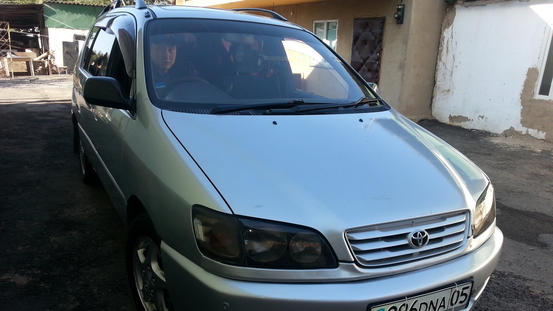 Toyota Ipsum (10) 2.0 бензиновый 1996 | на DRIVE2