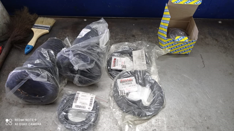 Пыльники передних стоек + ступичный подшипник — Mitsubishi Outlander ...