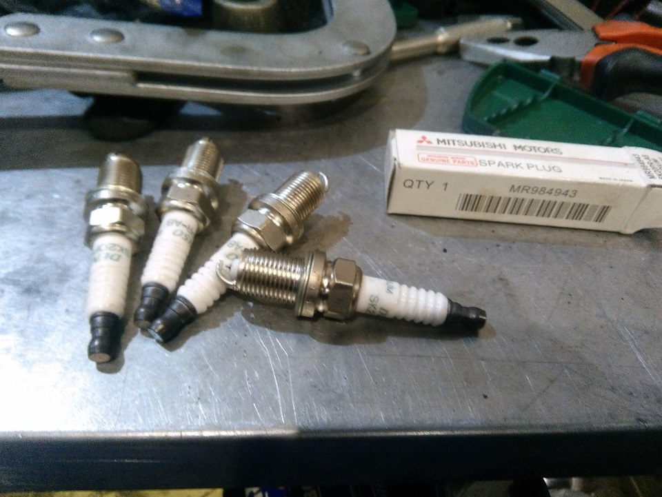 MR984943 Свеча зажигания Mitsubishi | Запчасти на DRIVE2