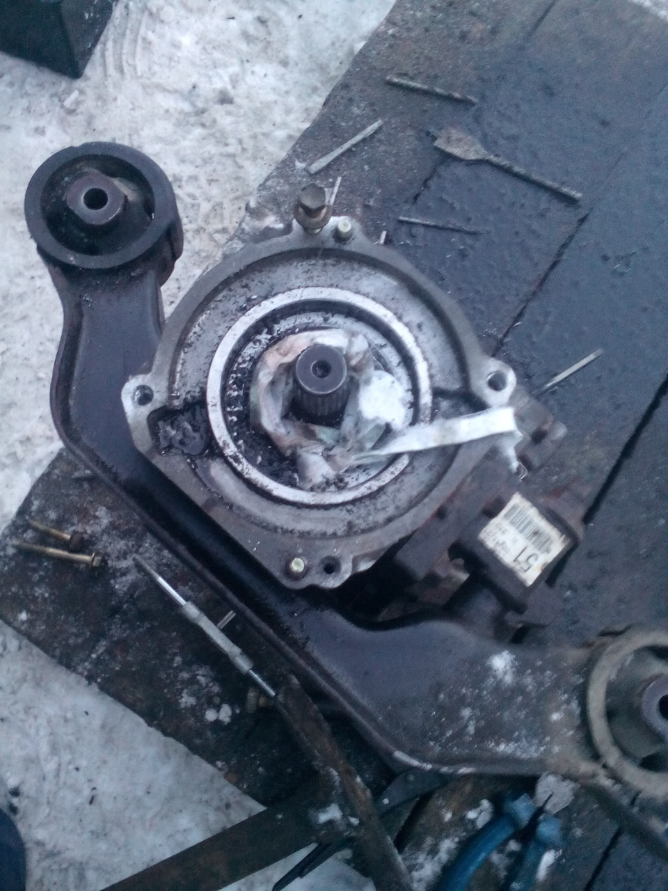 задний редуктор и вискомуфта — Pontiac Vibe (1G), 1,8 л, 2002 года ...