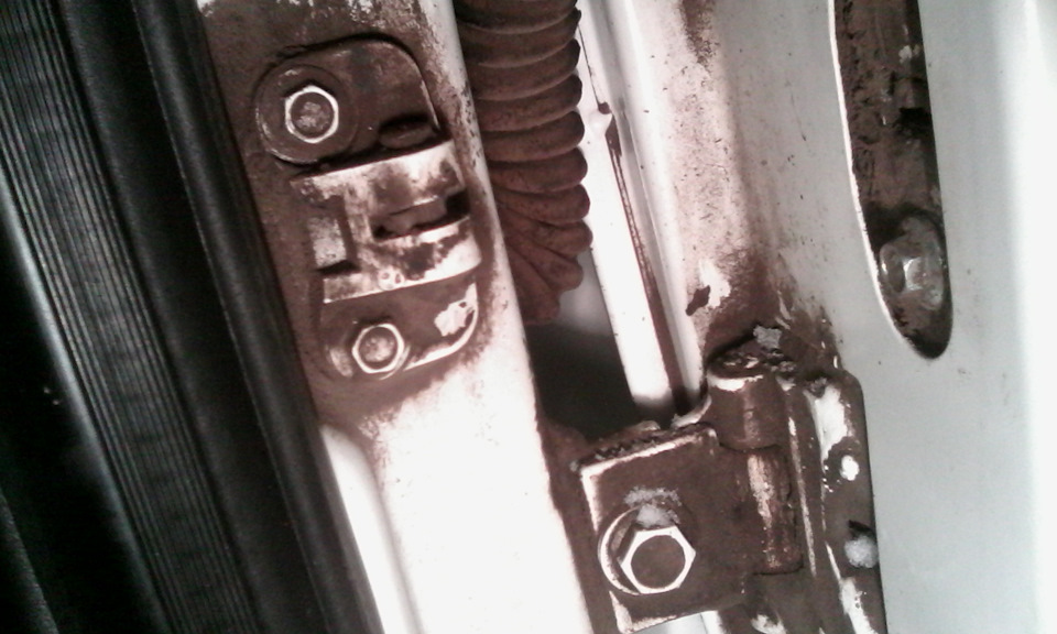 Ограничитель двери — Lada Приора хэтчбек, 1,6 л, 2012 года | своими ...