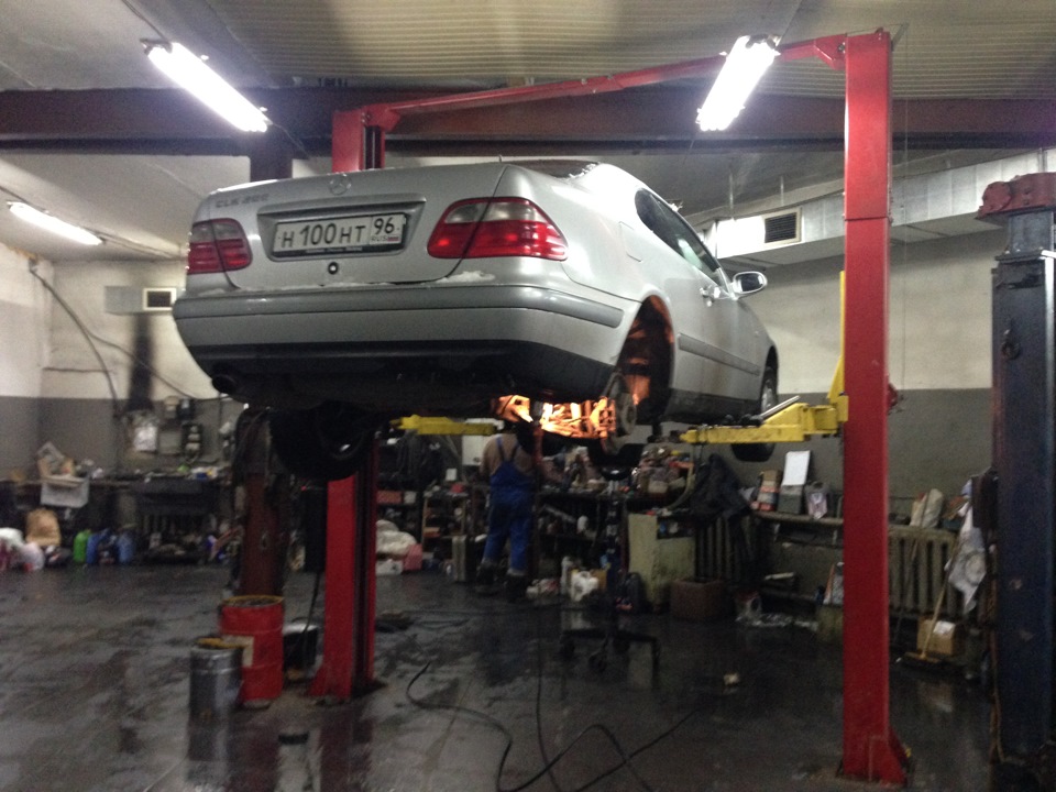 Поменял масло и сайлентблок качения. — Mercedes-Benz CLK (W208), 2 л ...