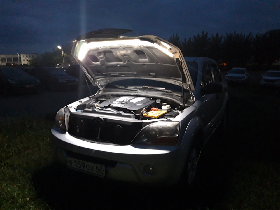 Подсветка под капотом — просто и эффектно! — KIA Sorento (1G), 2,5 л ...