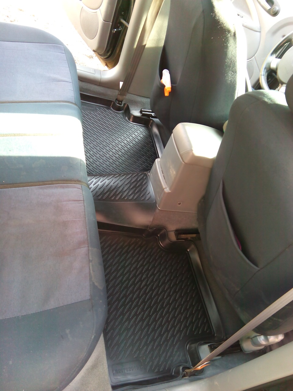 Обещанные фотки ковров — Chevrolet Lacetti 5D, 1,6 л, 2012 года ...