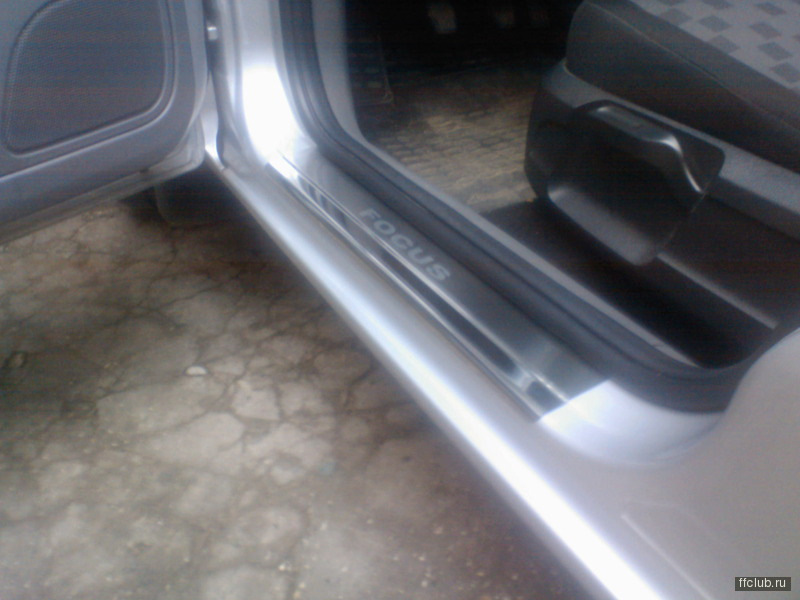 накладки на пороги — Ford Focus Hatchback II, 1,6 л, 2009 года | тюнинг ...