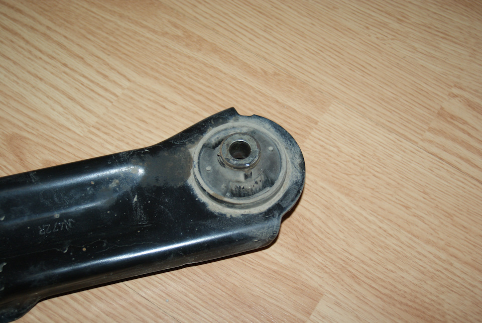 54570BB00A САЙЛЕНТБЛОК ЗАДНИЙ ПЕРЕДНЕГО РЫЧАГА NISSAN INFINITI ...