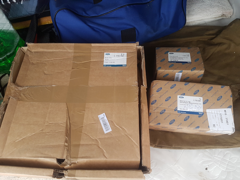 подготовка к замене тормозных дисков — Ford Kuga (2G), 2 л, 2014 года ...