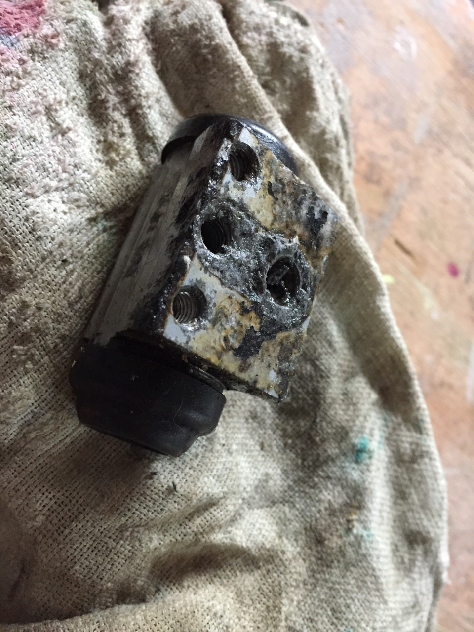 6R0611053B Колесный тормозной цилиндр VAG | Запчасти на DRIVE2