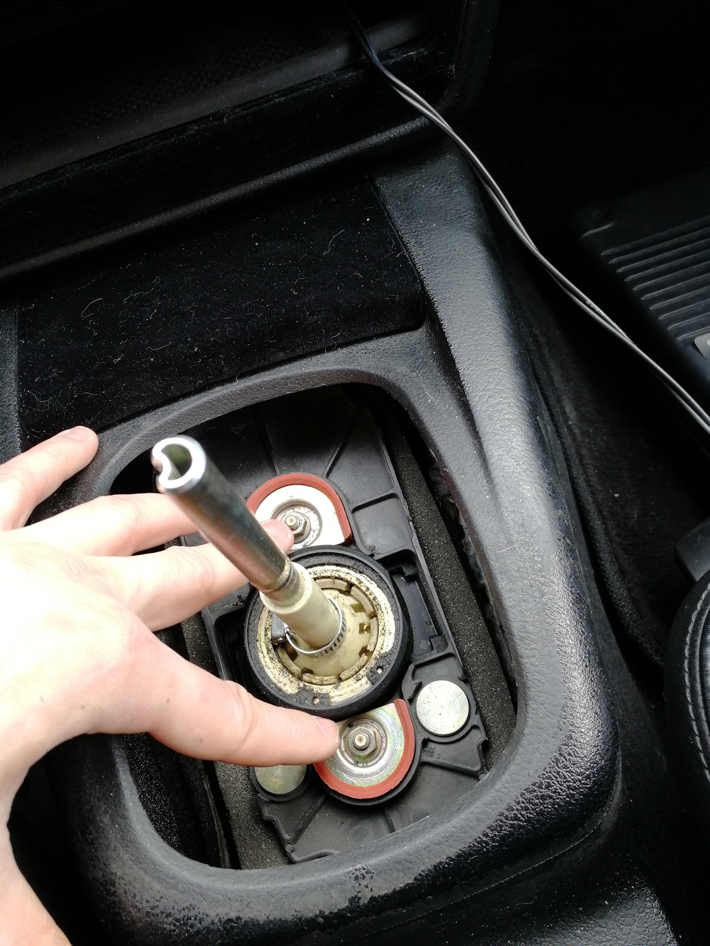 Ремонт кулисы МКПП — Volkswagen Passat B5, 1,8 л, 2002 года | своими ...