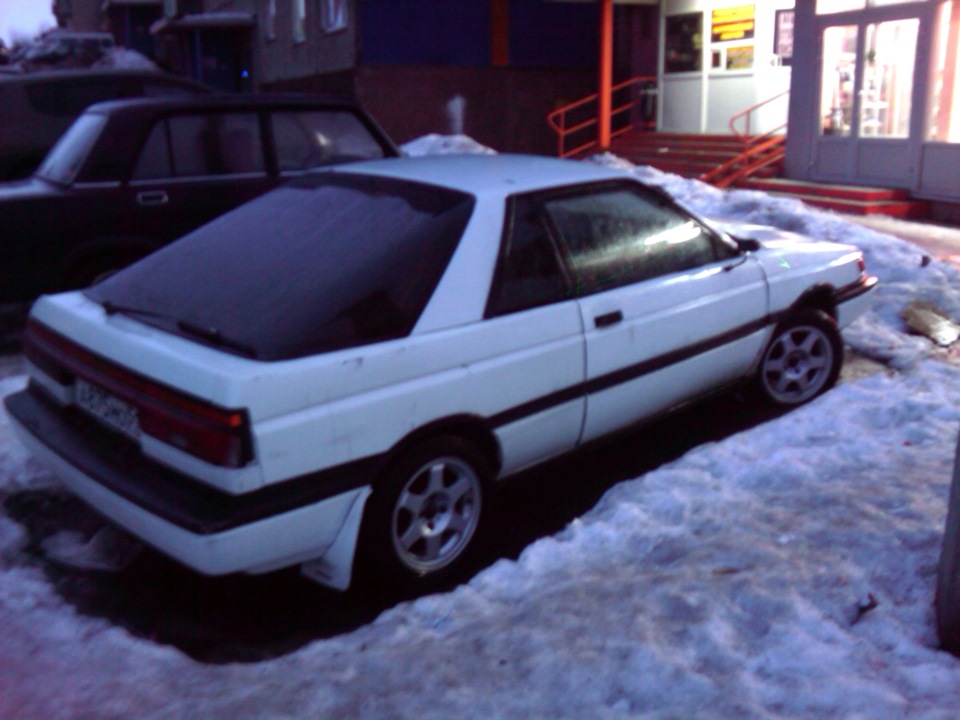 Во дворе по соседству — Nissan Bluebird (U11), 1,8 л, 1985 года ...