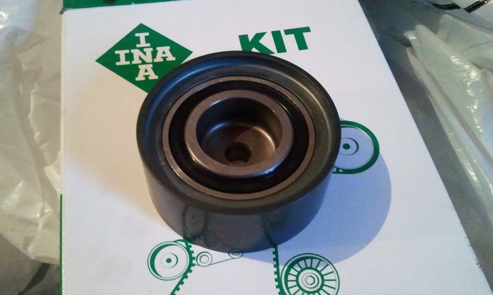 Продам Ролик обводной (паразитный) ремня ГРМ INA 532 0355 10 ...