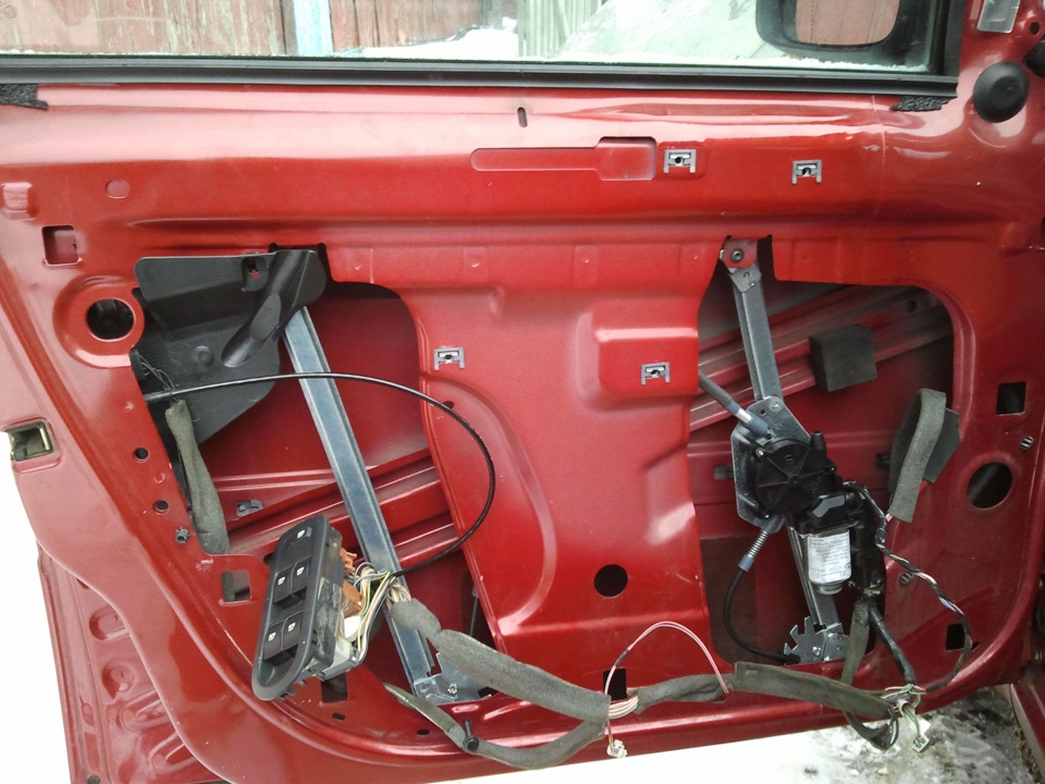 Стеклоподъемник приказал долго жить — Renault Megane II, 1,6 л, 2006 ...