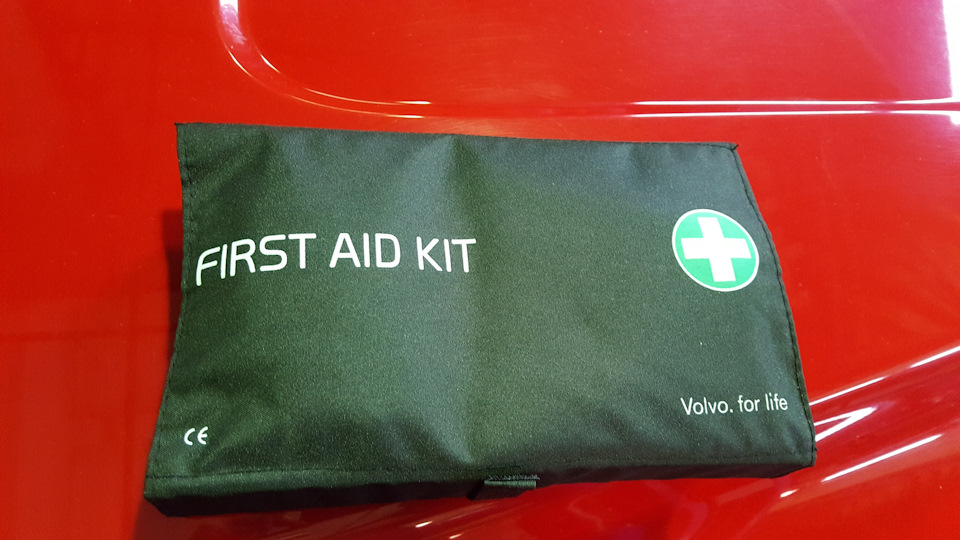 Тренд на оригинальные аптечки! First aid kit! — Volvo XC90 (1G), 4,4 л ...