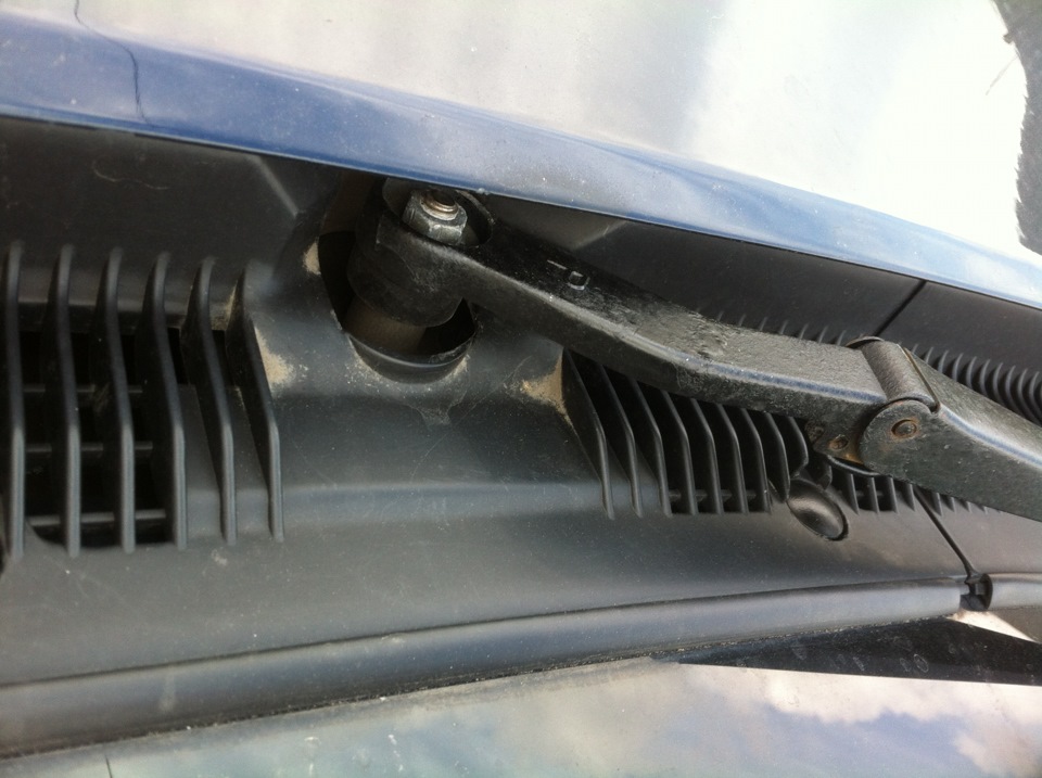 Колпачок поводка стеклоочистителя — KIA Spectra, 1,6 л, 2008 года ...