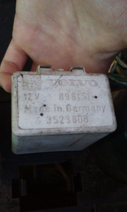 3523608 Реле, топливный насос Volvo | Запчасти на DRIVE2