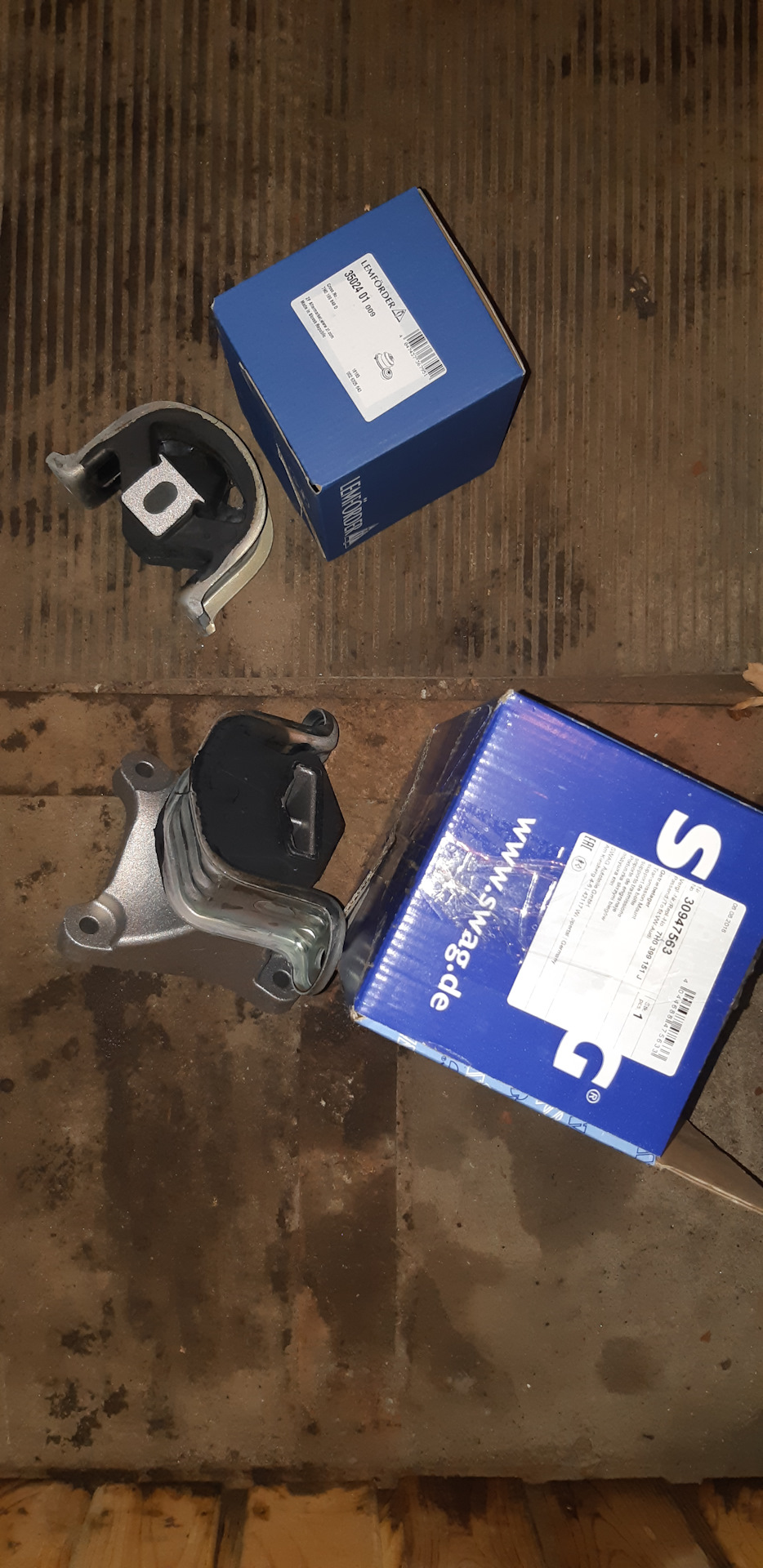 Замена передней опоры двигателя и опоры АКПП — Volkswagen Multivan (T5 ...