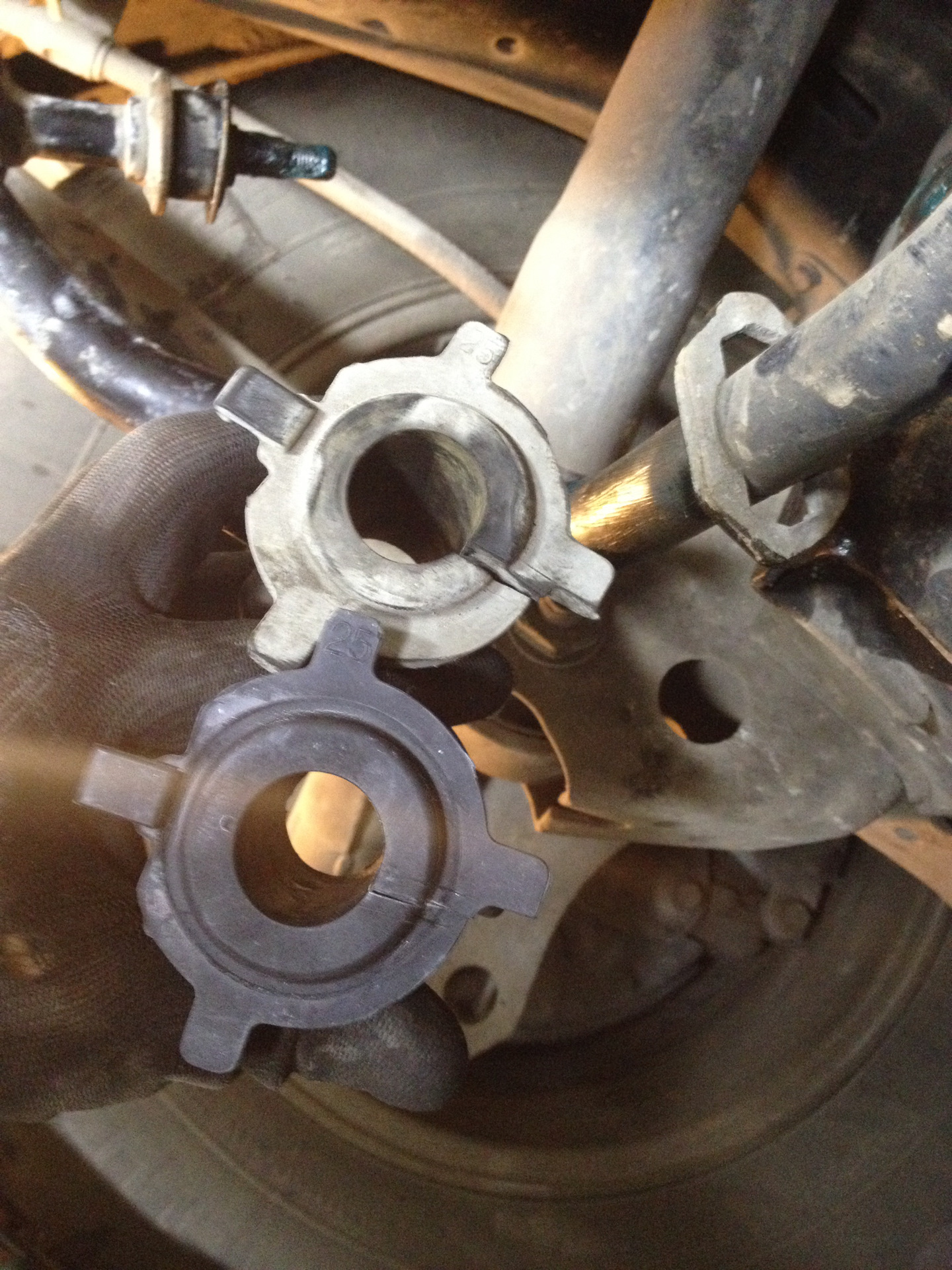 Втулки стабилизатора передние + задние. — Toyota Land Cruiser 200, 4,5 ...