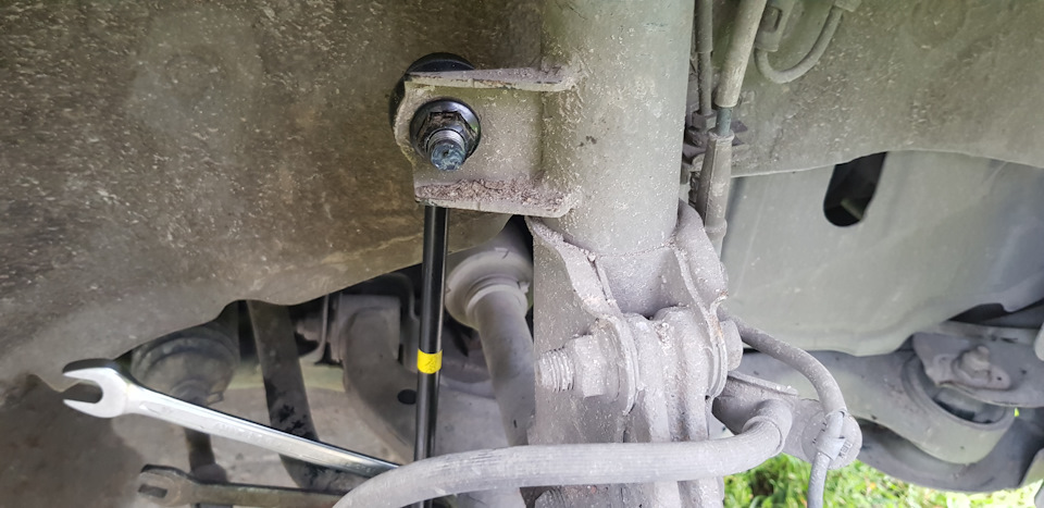 Замена стоек и втулок стабилизатора — KIA Cerato (2G), 1,6 л, 2011 года ...