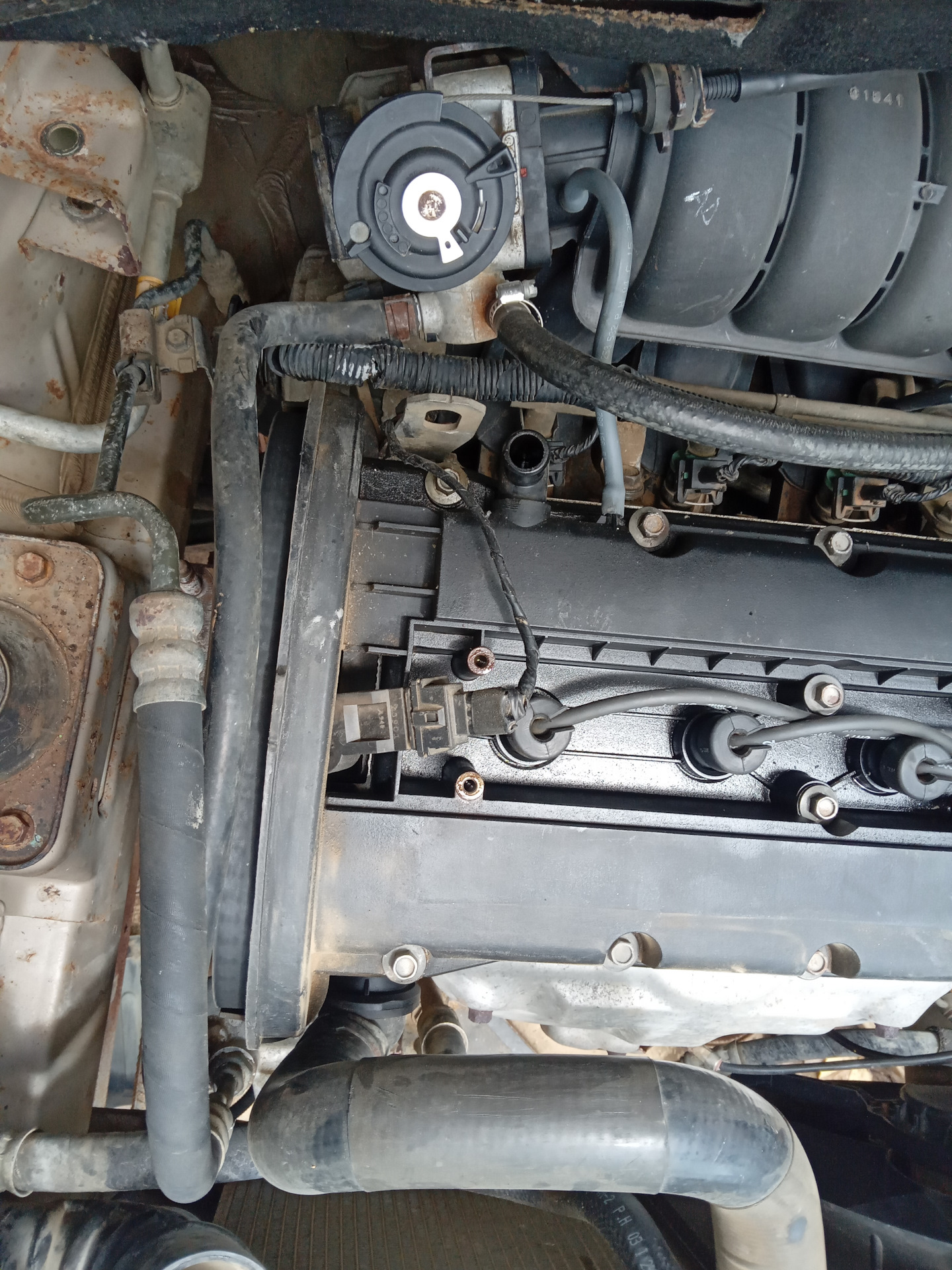 Camshaft position sensor damage — Chevrolet Tacuma, 1,6 л, 2004 года ...