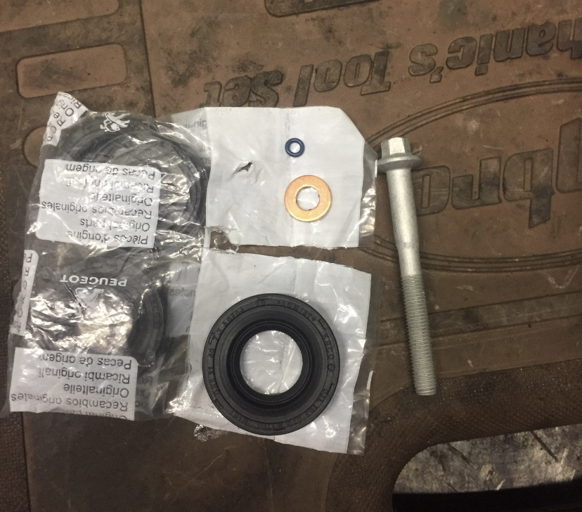 Помпа, опоры двс, манжеты под форсунками . — Peugeot Boxer (2G), 2,2 л ...