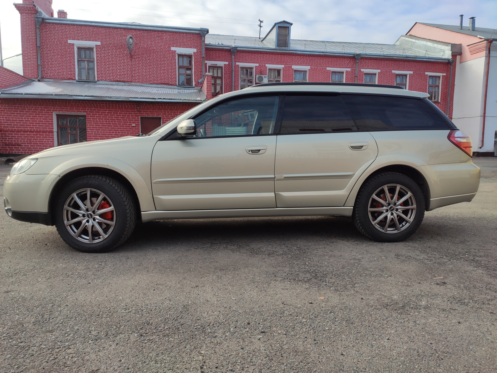 Субарику зимние шины 215/60/17 — Subaru Outback (BP), 2,5 л, 2008 года | шины | DRIVE2