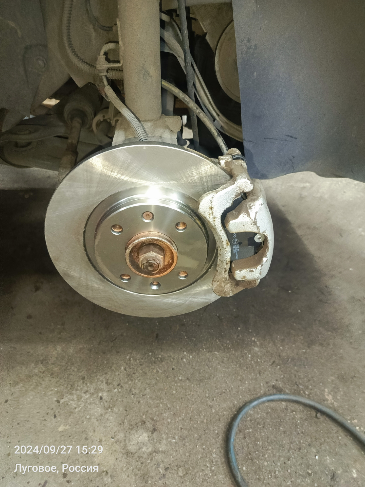 Передние тормоза — Citroen C2, 1,1 л, 2003 года | запчасти | DRIVE2