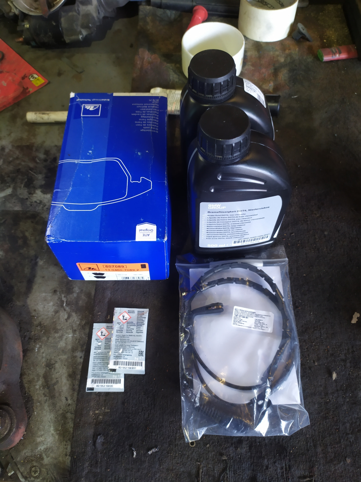 Замена тормозной жидкости, передних тормозных колодок — BMW 5 series ...