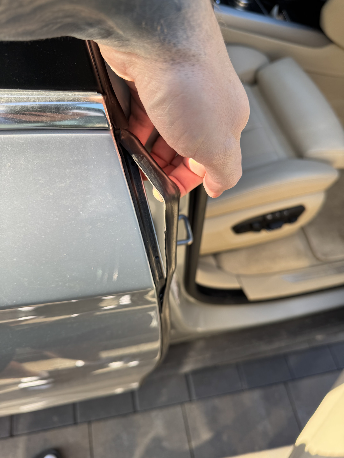 Замена уплотнительных резинок — BMW X5 (F15), 3 л, 2014 года | своими ...