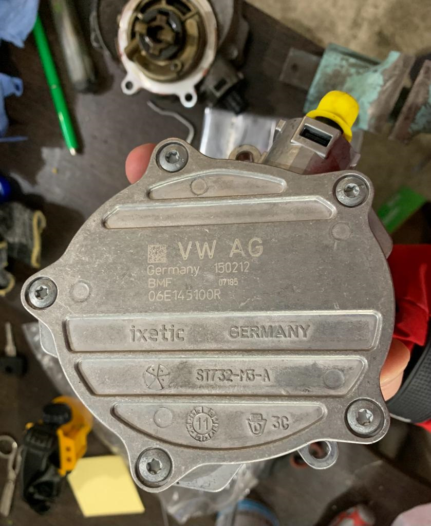 3. Замена вакуумного насоса малого на Ауди А6 С7 — Audi A6 (C7), 2,8 л ...