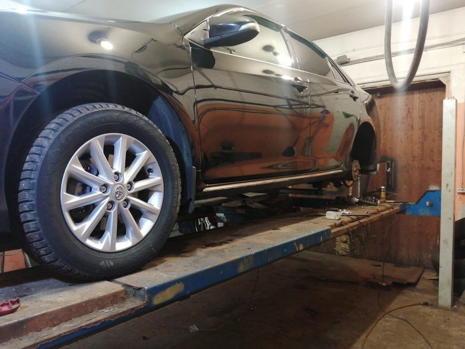 Замена задних сайлентблоков цапфы и в продольных тягах. — Toyota Camry ...