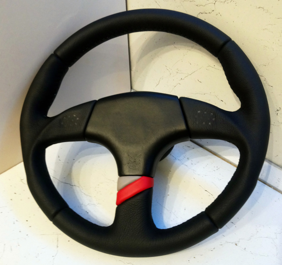 Руль МОМО готов к установке — Audi Coupe (89,8B), 2,8 л, 1992 года ...
