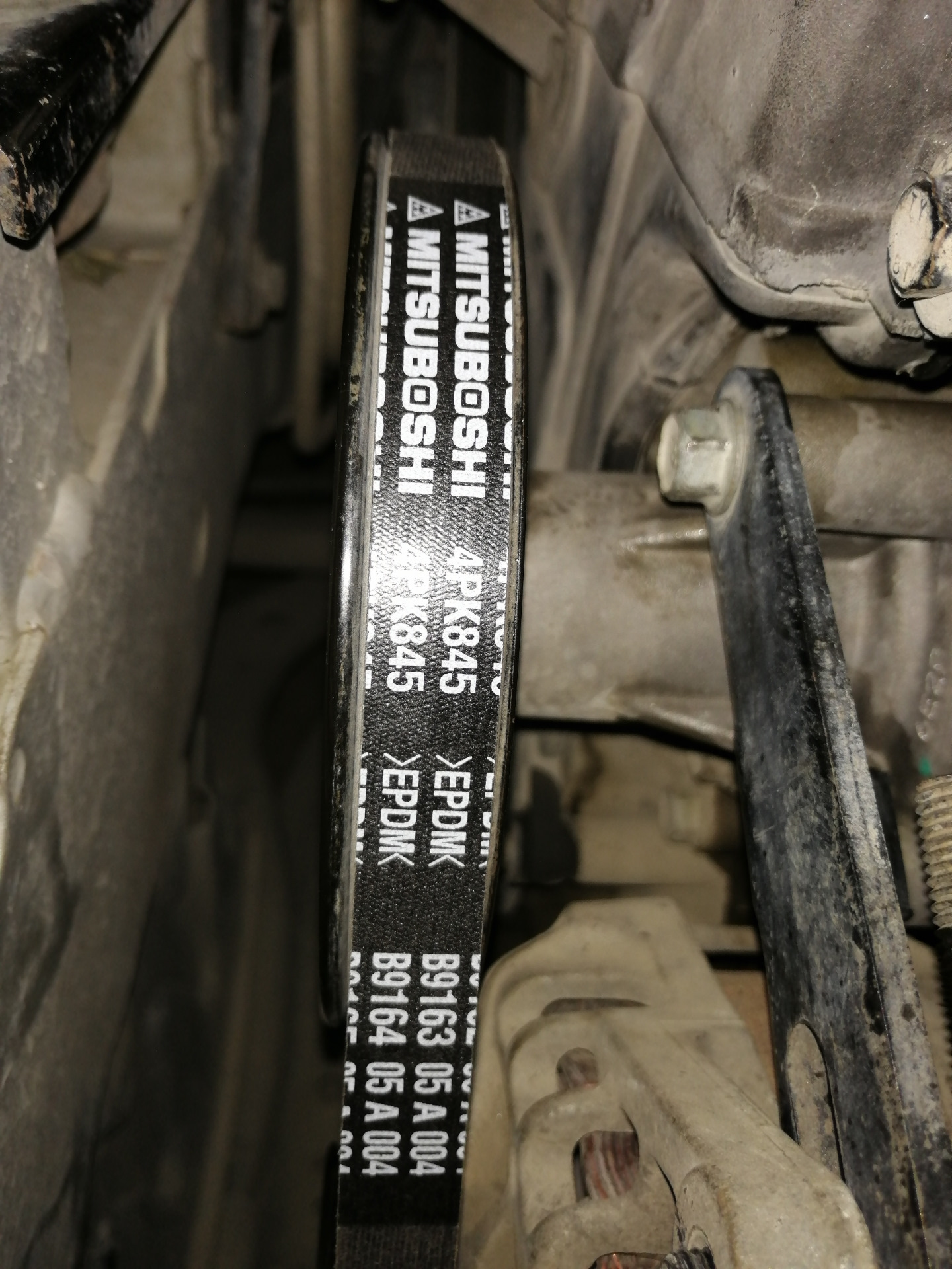Замена шкива и ремня на генераторе. — KIA Rio (2G), 1,4 л, 2010 года ...