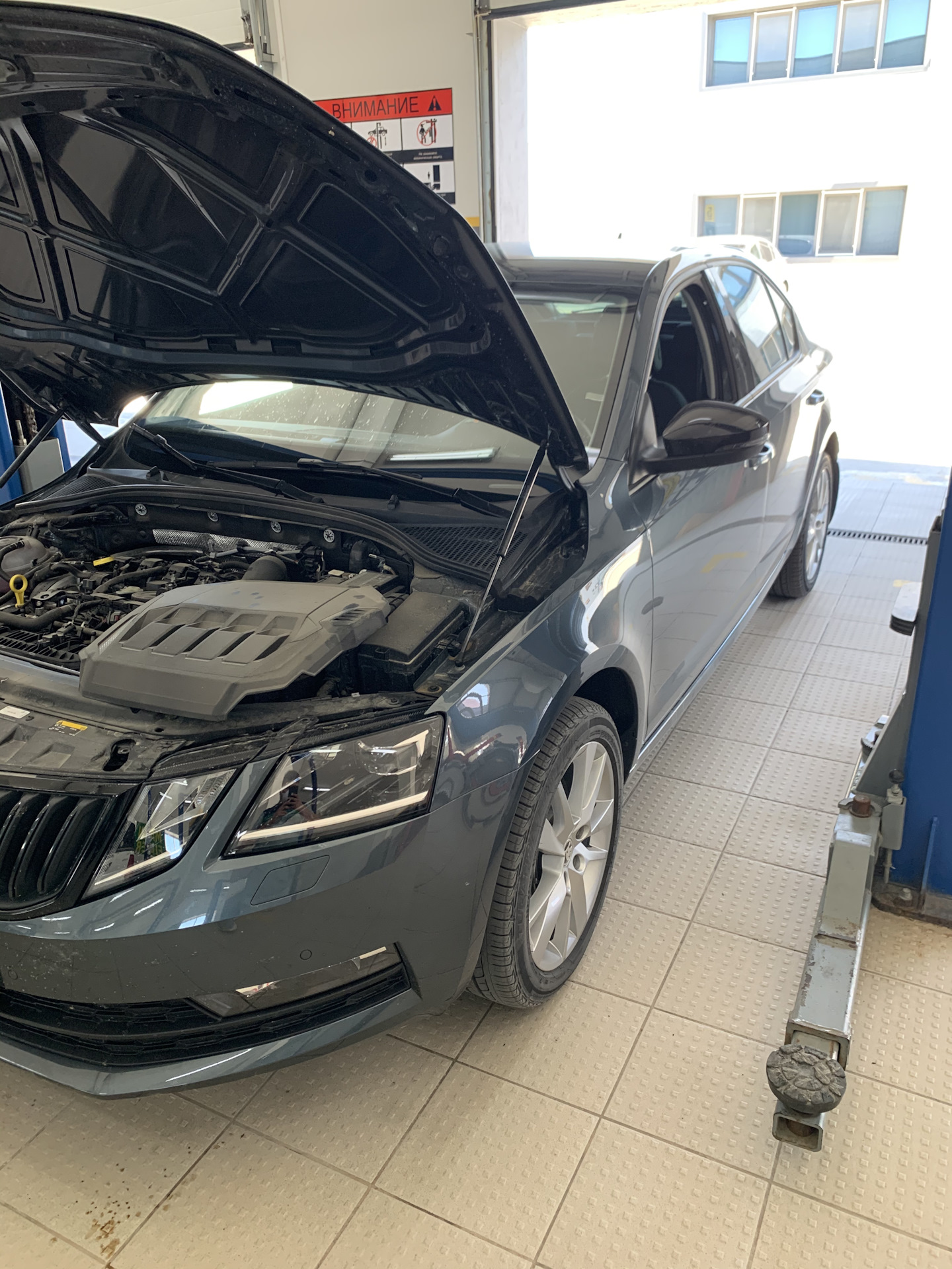 Поменял масло на 9100км. Спасибо вам за подсказки — Skoda Octavia A7 Mk3, 1,8 л, 2020 года ...