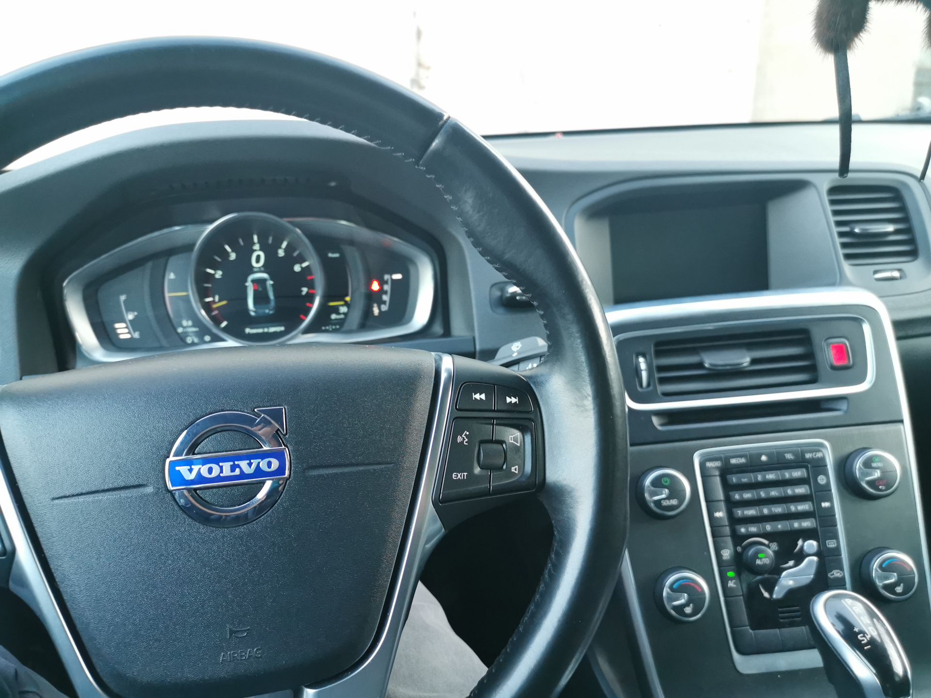 Volvo S60 2013 /IHU/ Перестал работать монитор — АВВ-Моторс на DRIVE2