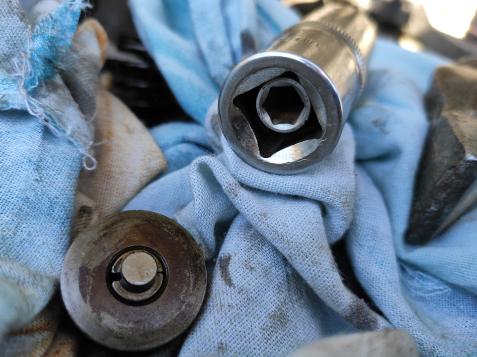 Маслосъёмные колпачки и ремень — Hyundai Getz, 1,3 л, 2004 года ...