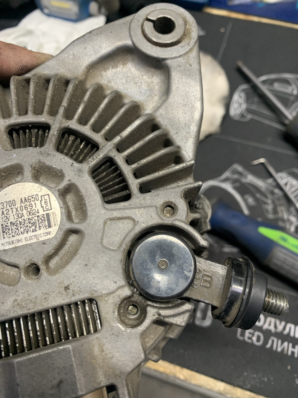 Замена щёток генератора — Subaru Outback (BR), 2,5 л, 2010 года ...