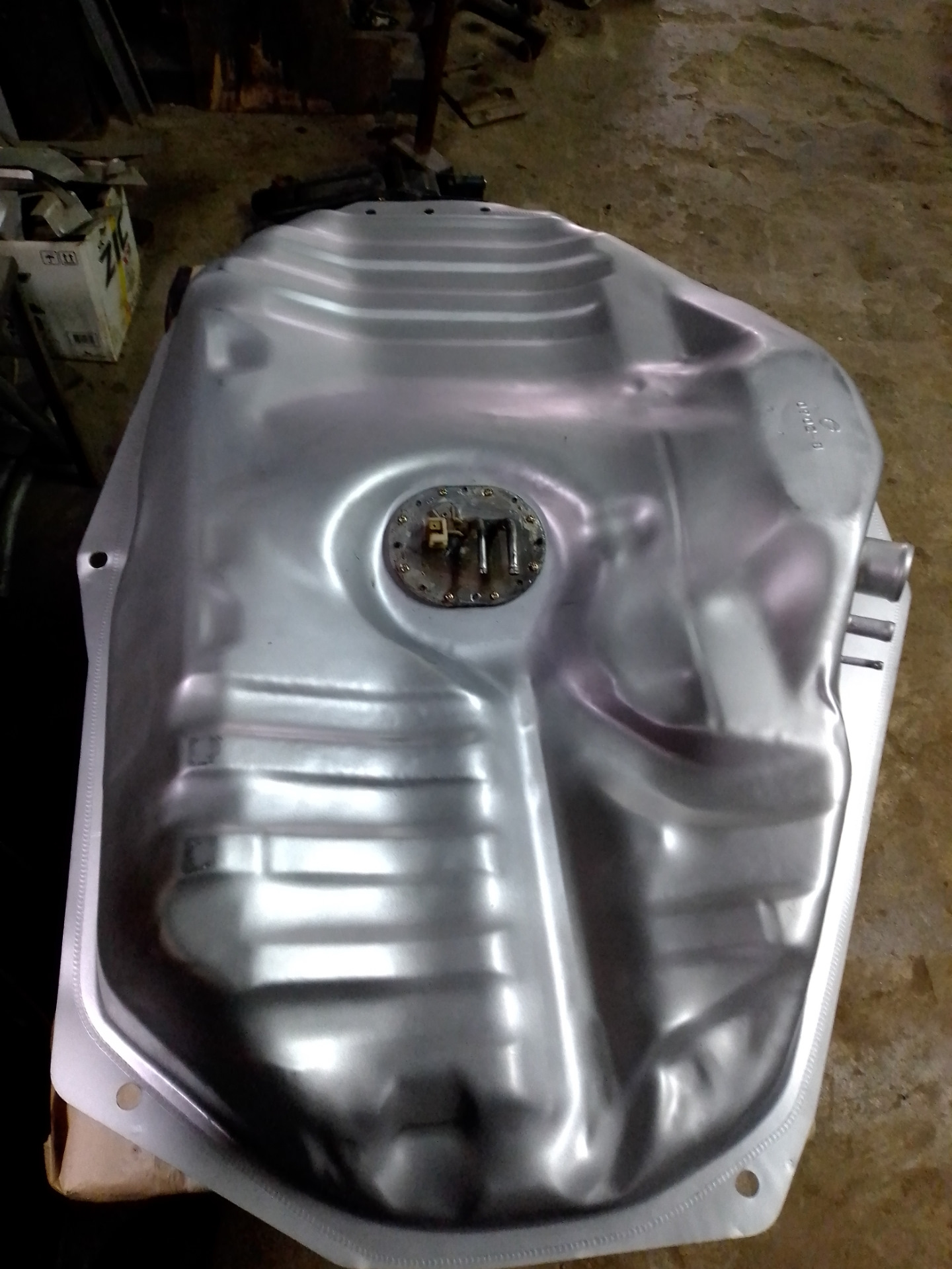 Новый бак — Mazda 626 II (GC), 2 л, 1984 года | запчасти | DRIVE2