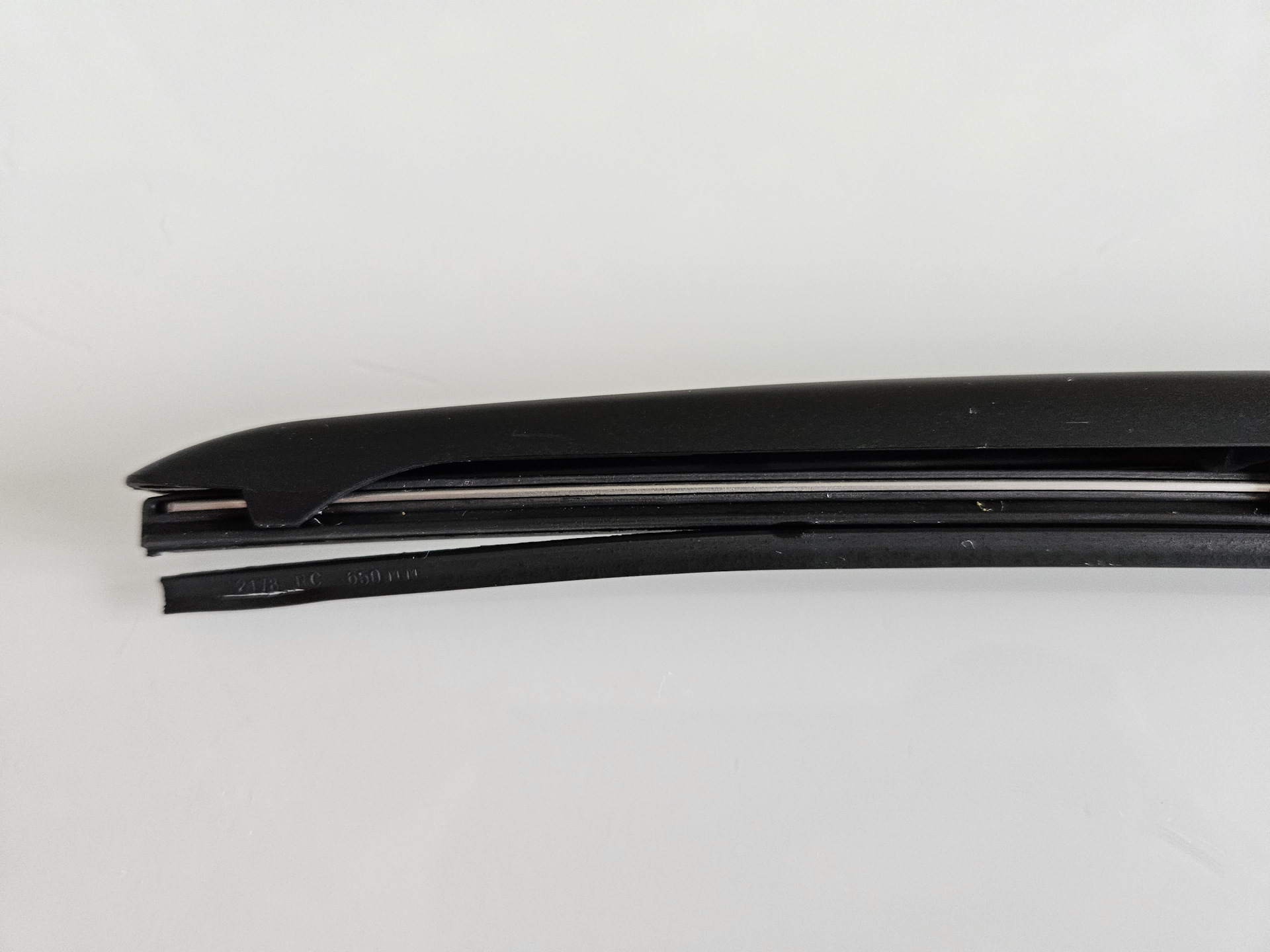 Замена резинки дворника DENSO Hybrid Wiper Blade — Toyota Vitz (130), 1 ...