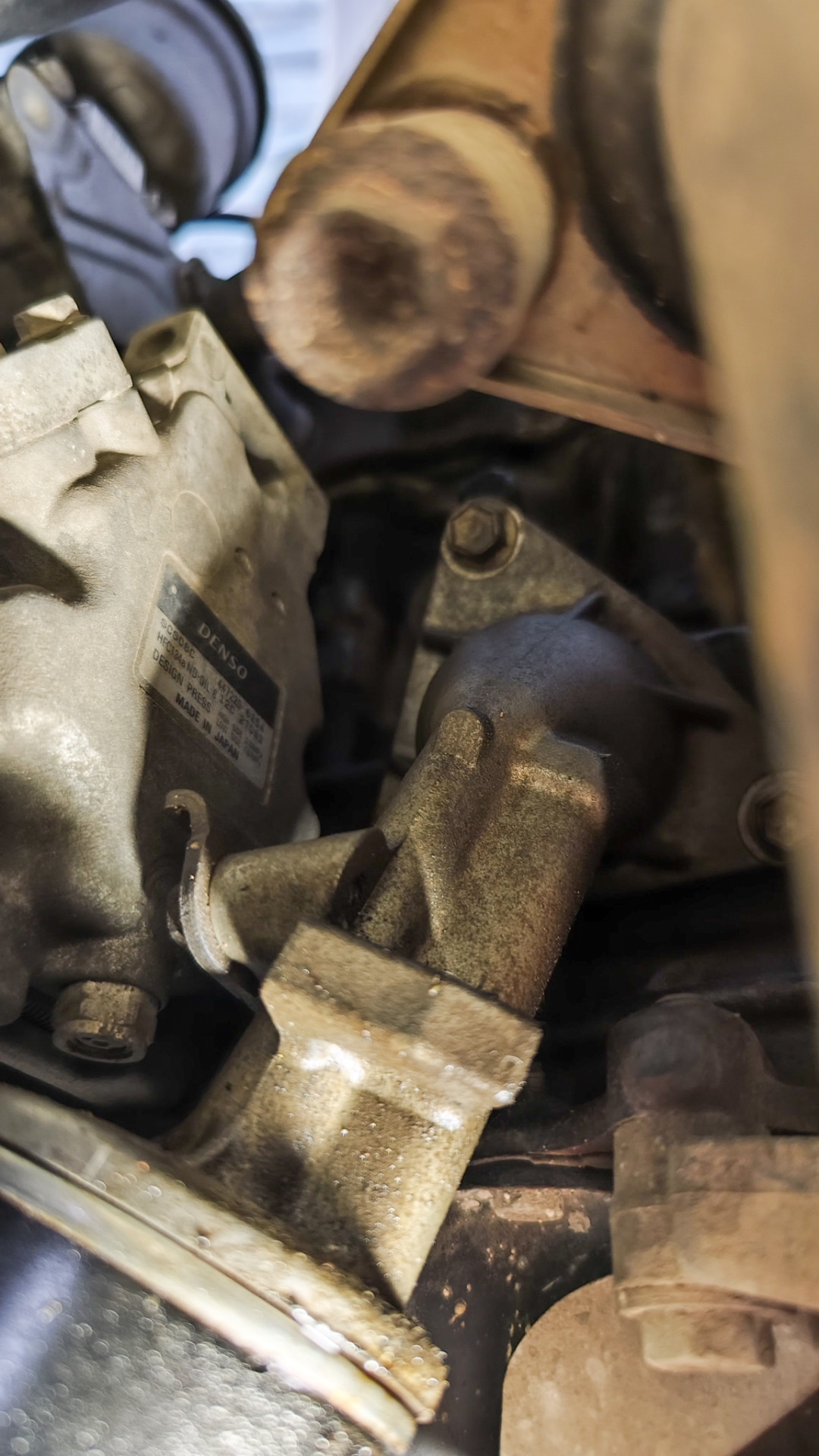 Замена о рингов кронштейна масляного фильтра. — Toyota Vitz (10), 1 л ...