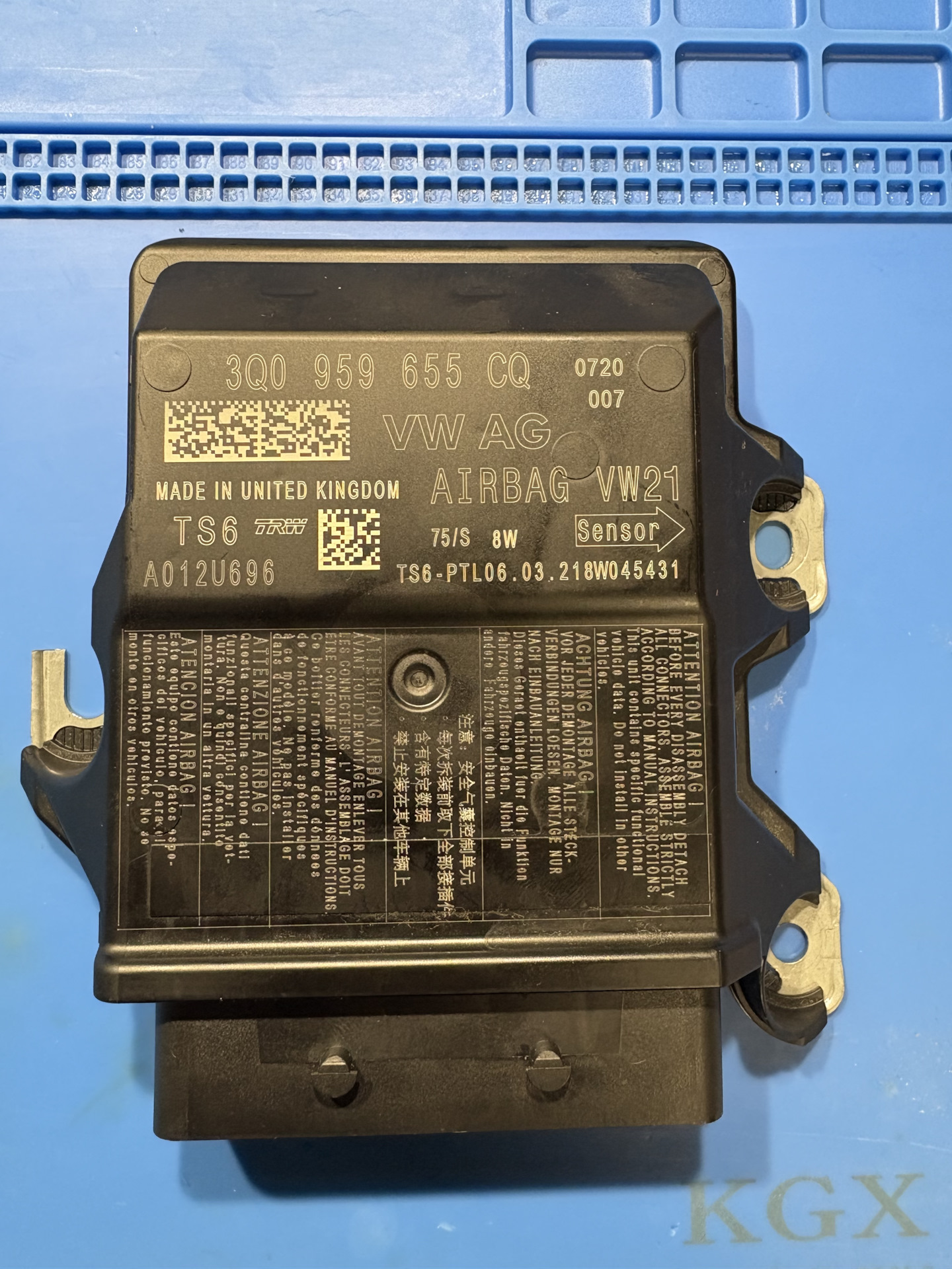 Ремонт блока SRS Skoda Karoq 2021 3Q0959655CQ исправление/стирание ...