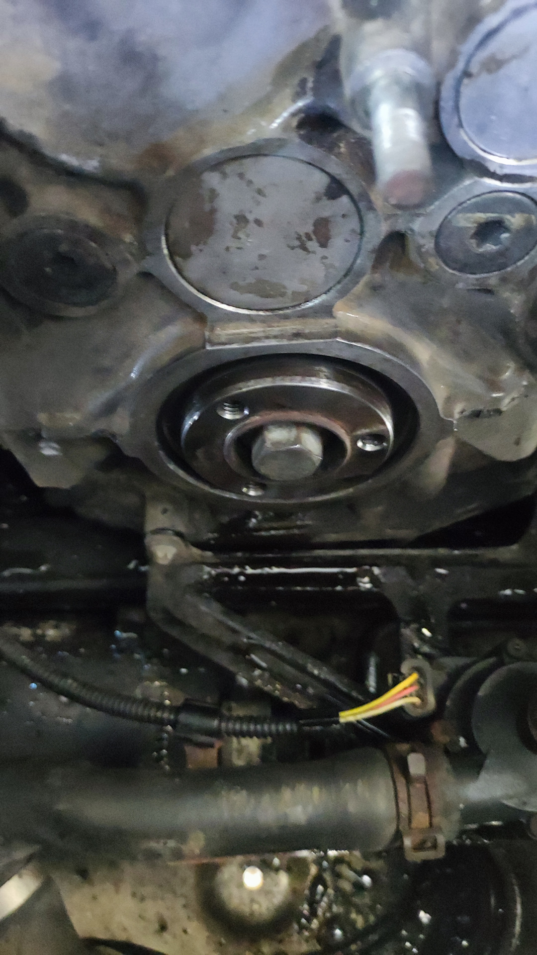 Замена переднего сальника коленвала — BMW 1 series (F20), 1,6 л, 2012 ...