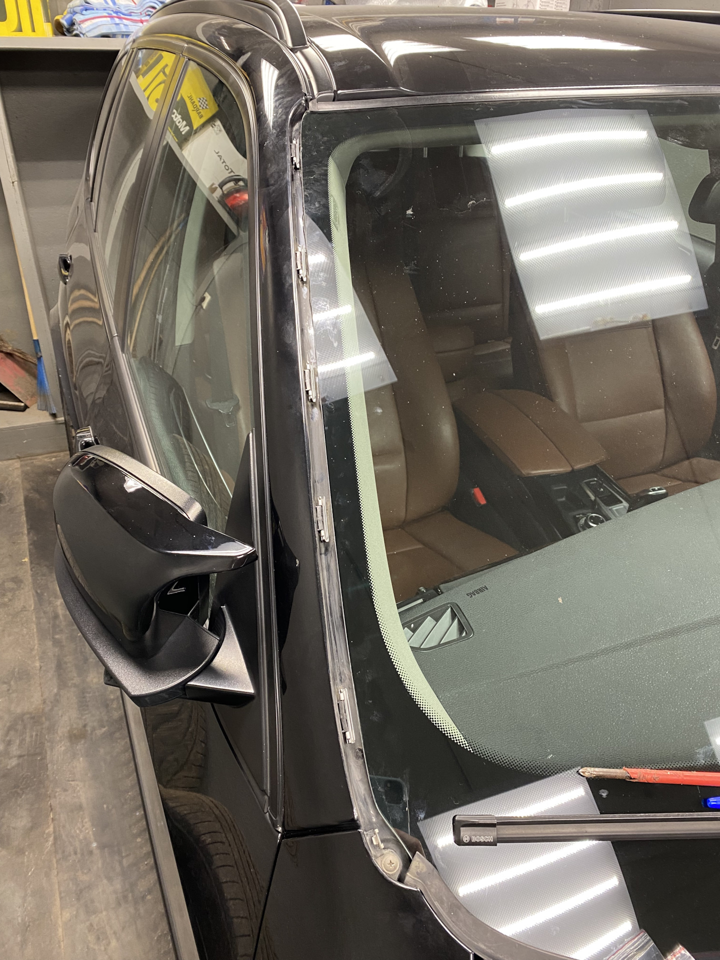 Лобовое стекло, стеклоочистители. — BMW X5 (E70), 3 л, 2013 года ...